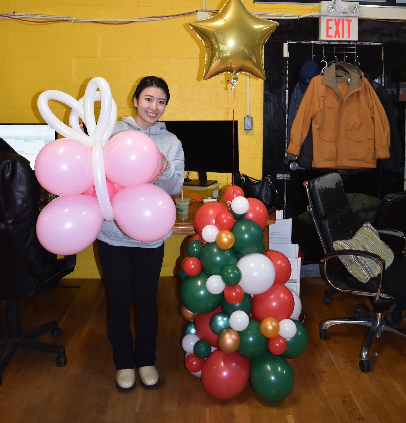 Holiday Balloon Package – Vancouver Balloons